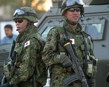 Japanese Soldiers Stand Guard Samawa Iraq Editorial Stock Photo - Stock ...