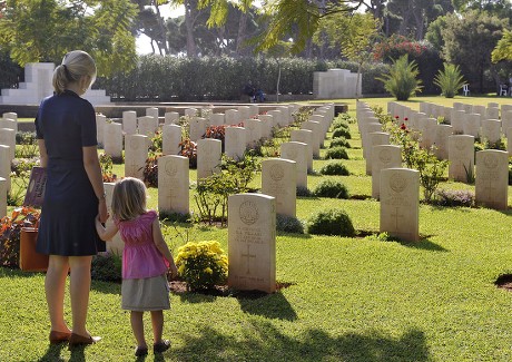 British Woman Her Daughter Looks Graves Editorial Stock Photo - Stock ...