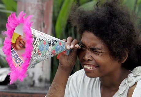 Filipino Woman Indigenous Aeta Tribe Playfully Editorial Stock Photo ...
