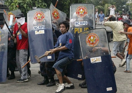 Police Demolition Teams Protect Themselves Informal Editorial Stock ...