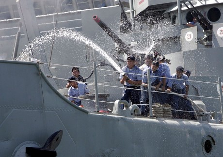 39 Sinking exercise Stock Pictures, Editorial Images and Stock Photos ...