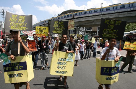Filipino Protesters Hold Placards Boxes Images Editorial Stock Photo ...
