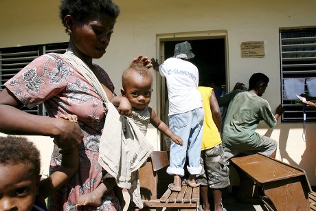 Mother Her Children Indigenous Aeta Group Editorial Stock Photo - Stock ...