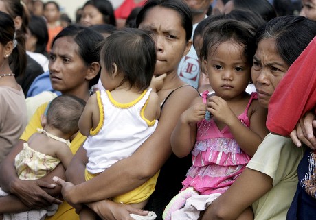 Filipino Urban Poor Residents Line Free Editorial Stock Photo - Stock ...