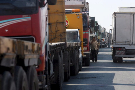 Palestinian Trucks Wait Cross Into Israel Editorial Stock Photo - Stock ...