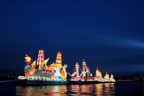 Floats Display Colourful Decorations During Opening Editorial Stock ...
