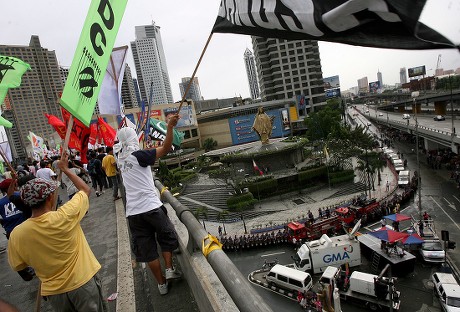 Filipino Protesters Reach Vicinity Edsa Shrine Editorial Stock Photo ...