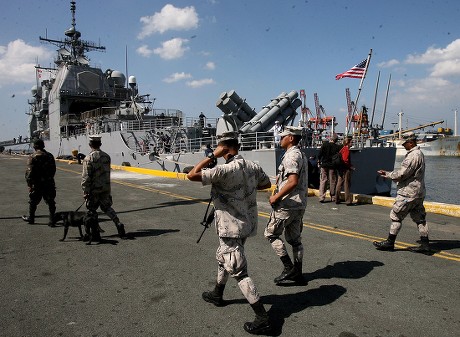 United States Navy Sailors Unload Supplies Editorial Stock Photo ...