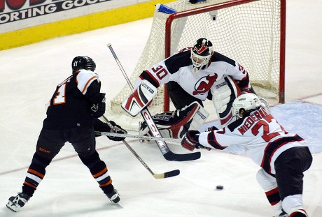 Philadelphia Flyers Tony Amonte Tries Get Editorial Stock Photo - Stock ...