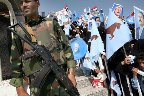 Yemeni Soldier Stands Guard Near Vip Editorial Stock Photo - Stock ...