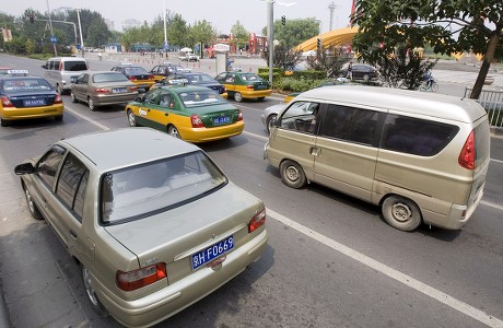 Vehicles Unevennumber Plates Run Along Major Editorial Stock Photo ...