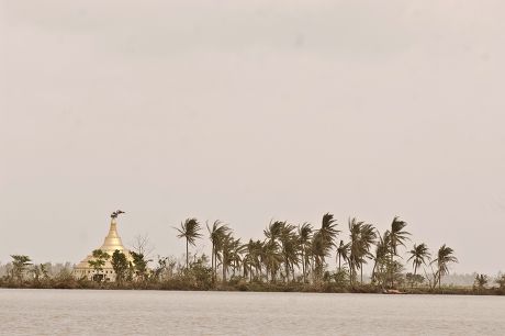 Aftermath of Cyclone Nargis, Burma - Jun 2008 Stock Pictures, Editorial ...
