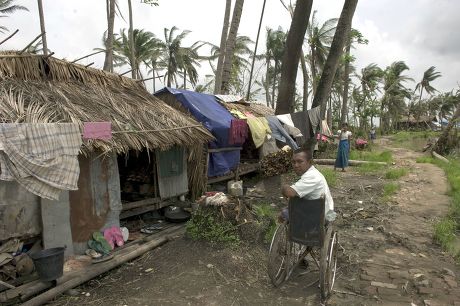Aftermath of Cyclone Nargis, Burma - Jun 2008 Stock Pictures, Editorial ...