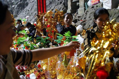 Women Sell Incense Votive Paper Main Editorial Stock Photo - Stock ...