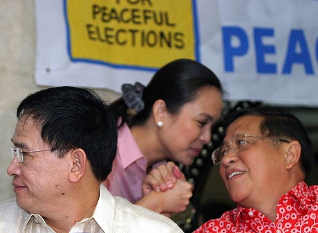 Presidential Aspirant Televangelist Eddie Villanueva L Editorial Stock ...