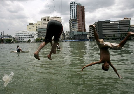 Filipino Youngsters Swim Polluted Waters Pasig Editorial Stock Photo ...