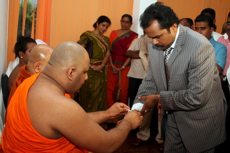 Sri Lankan Buddhist Monk L Ties Editorial Stock Photo - Stock Image ...