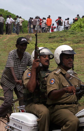 Armed Sri Lankan Police Rapid Deployment Editorial Stock Photo - Stock ...