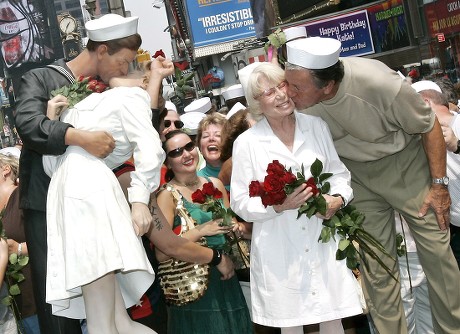 86 Yearold Edith Shain Gets Kiss Editorial Stock Photo - Stock Image ...