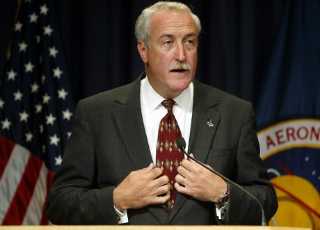 Nasa Administrator Sean Okeefe Answeres Question Editorial Stock Photo ...