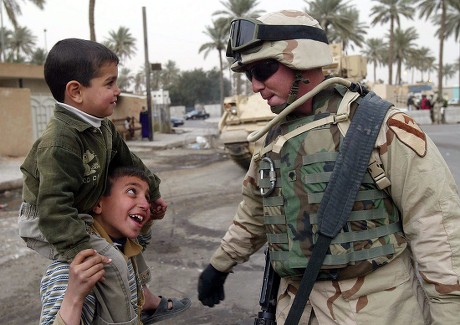 Iraq Us Troops - Feb 2004 Stock Pictures, Editorial Images and Stock ...