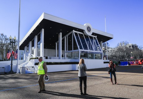 Presidential Reviewing Stand Outside White House Editorial Stock Photo ...