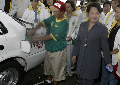 Philippine President Gloria Macapagal Arroyo R - Foto de stock de ...