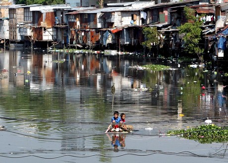 Filipino Children Makeshift Raft Look Recyclable Editorial Stock Photo ...