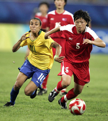 78 Sun footballer footballers player football Stock Pictures, Editorial ...