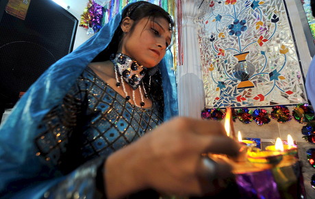 Pakistani Hindu Devotee Lights Earthen Lamps Editorial Stock Photo ...