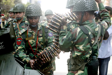 Bangladesh Army Soldiers Load Ammunition They Editorial Stock Photo ...