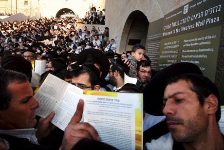 Ultraorthodox Jews Crammed On Staircase Plaza Editorial Stock Photo ...