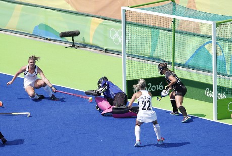 Team Germanys Goalkeeper Sally Rutherford 2l Editorial Stock Photo ...
