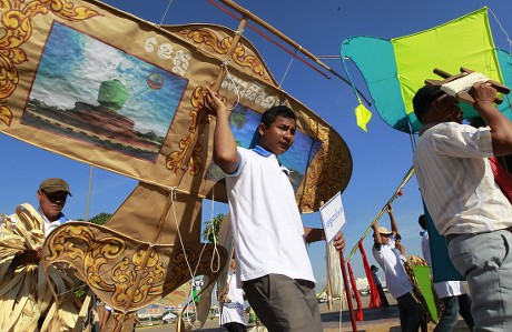 Cambodian Kite Makers Carry Their Kites Editorial Stock Photo - Stock ...