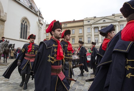 Men Wearing Traditional 17th Century Uniforms Editorial Stock Photo ...