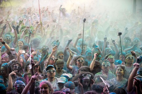 People Covered Colourful Chalk Powder Dance Editorial Stock Photo ...