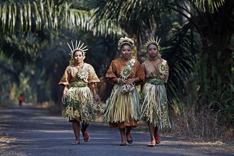 Mah Meri Girls Dressed Their Traditional Editorial Stock Photo - Stock ...