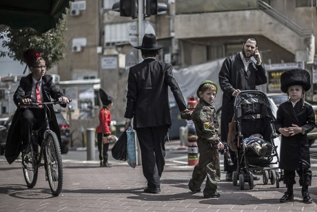 Ultra Orthodox Jewish Children Walk Costumed Editorial Stock Photo ...
