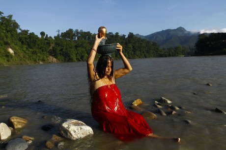 Nepalese Woman Takes Traditional Holy Bath Editorial Stock Photo ...