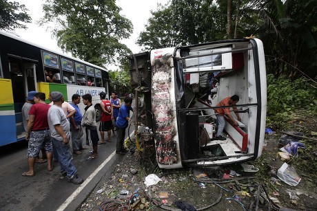 Filipino Bus Workers Retrieve Victims Belongings Editorial Stock Photo ...