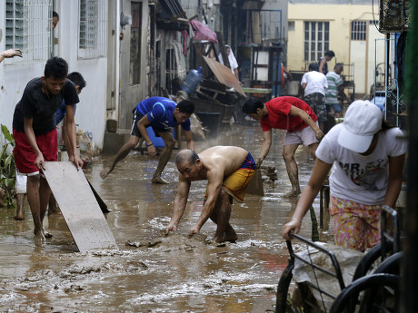 Filipino Flood Victims Clear Mud Flood Editorial Stock Photo - Stock ...