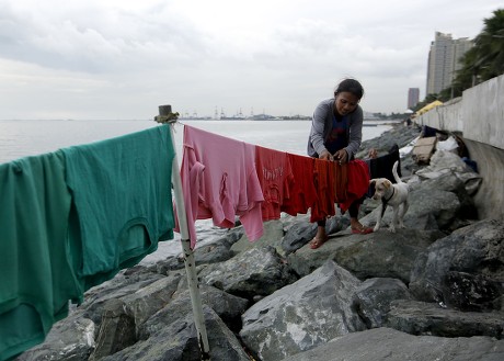 Filipino Laundry Worker Jasmine Sumpang Dries Editorial Stock Photo ...