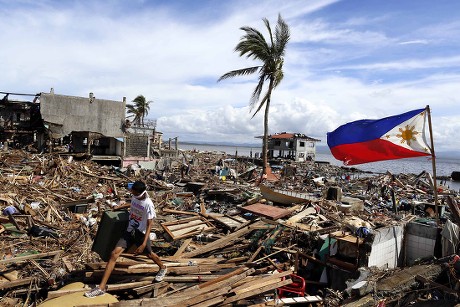 Filipino Typhoon Survivor Carries His Belongings Editorial Stock Photo ...