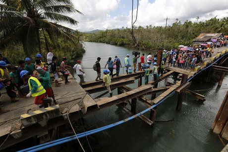 Filipinos Maneuver Over Damaged Bridge Typhoon Editorial Stock Photo ...
