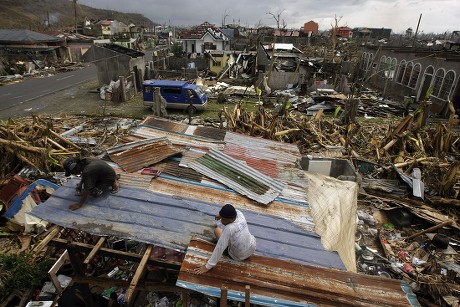 Filipino Typhoon Victims Rebuild Their Damaged Editorial Stock Photo ...