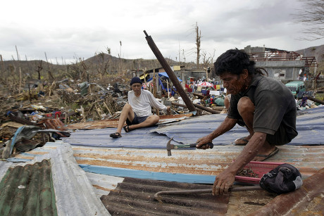 Filipino Typhoon Victims Rebuild Their Damaged Editorial Stock Photo ...