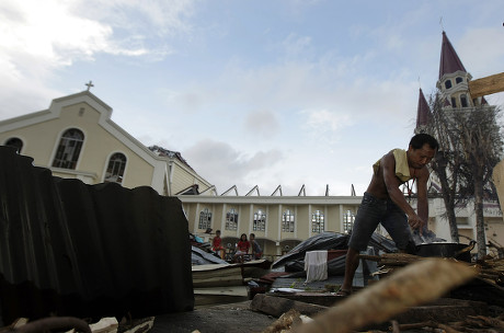 Filipino Typhoon Victim Cook Meal Outside Editorial Stock Photo - Stock ...