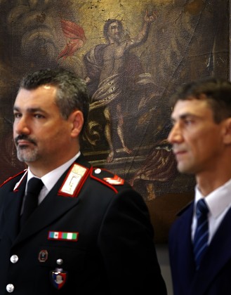 Italian Policeman L Member Carabinieri Della Editorial Stock Photo ...