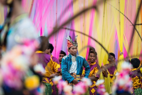 Performers Malaysian Anyaman Jati Take Their Editorial Stock Photo ...