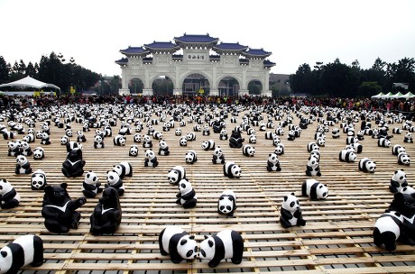 Total 1 600 Paper Pandas Made Editorial Stock Photo - Stock Image ...